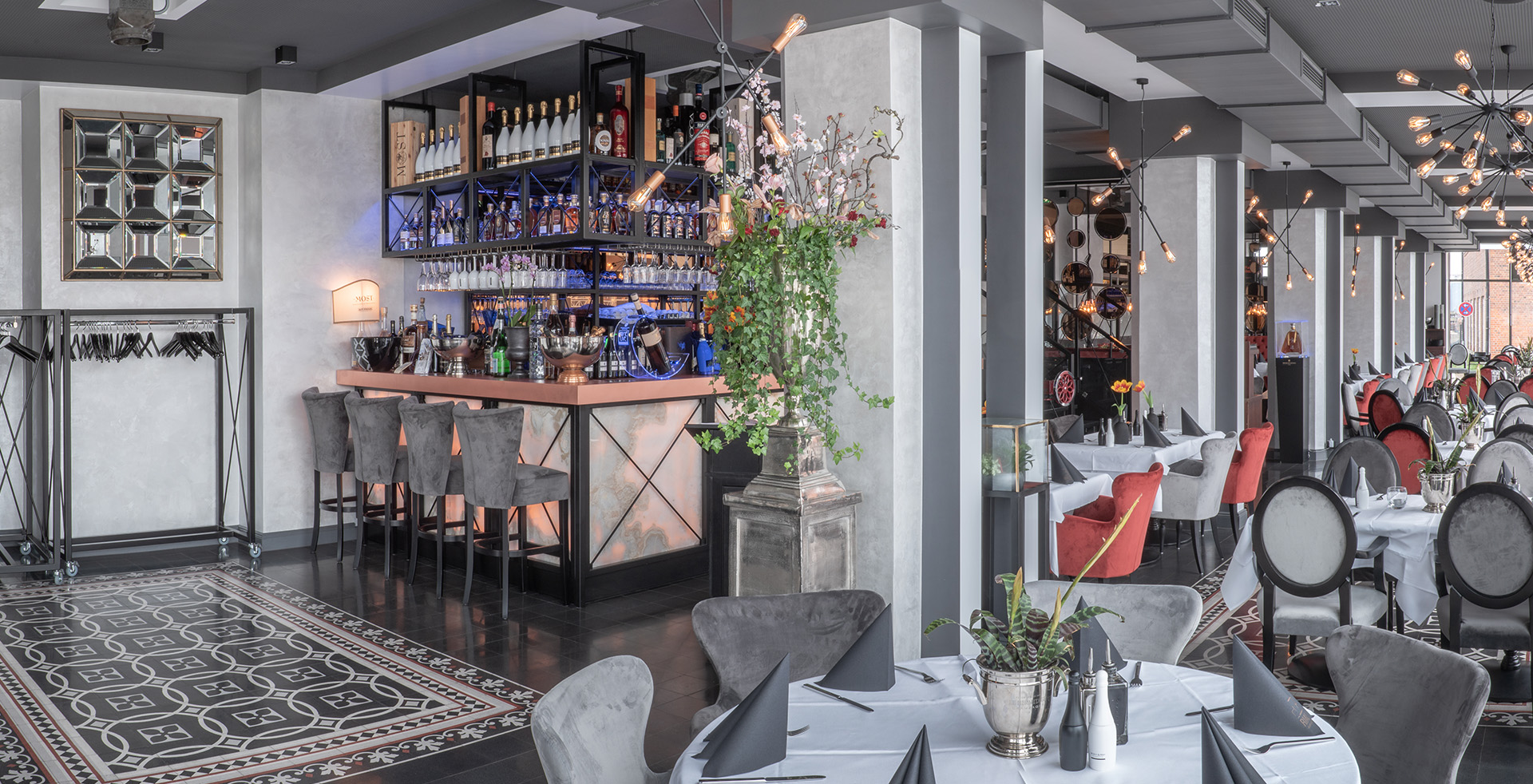 RIALTO RESTAURANT - ARMEANU Creative Studio - Branding agency